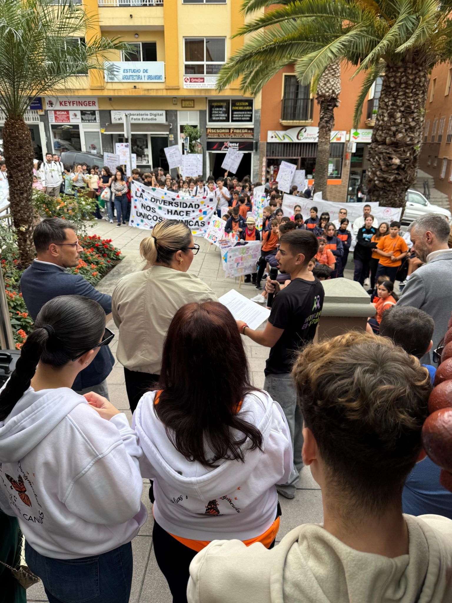 Escolares y Ayuntamiento se unen en favor de los derechos de personas con discapacidad con ...